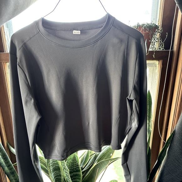 Tops | Silky Cropped Grey Workout Top Extra Stretch | Poshmark